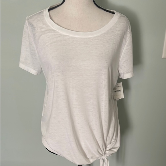 Caslon | Tops | Caslon Nwt White Short Sleeve Knotfront Tee | Poshmark